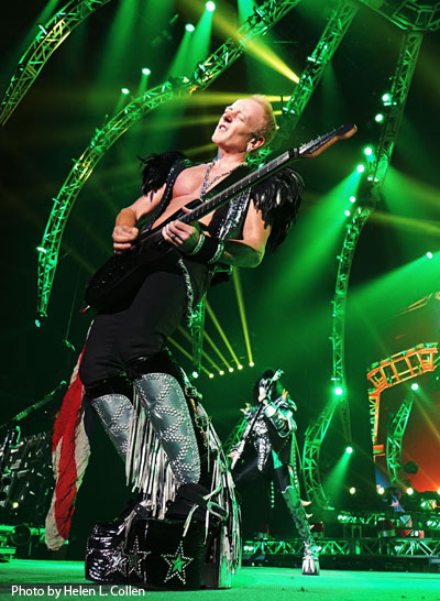 Phil Collen Demos the Limited-Edition PC1 in Satin Black – Jackson ...