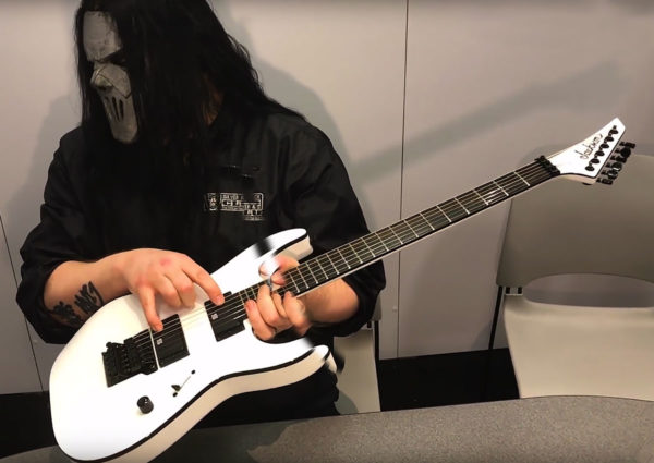 Mick Thomson Shows Thomann Music His New Signature Jackson Models ...