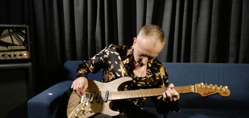 Phil Collen Demonstrates Insane Tonal Versatility Of New Jackson ...